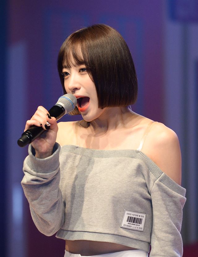 EXID 첫 정규앨범 'street'으로 돌아오다 | 한국일보