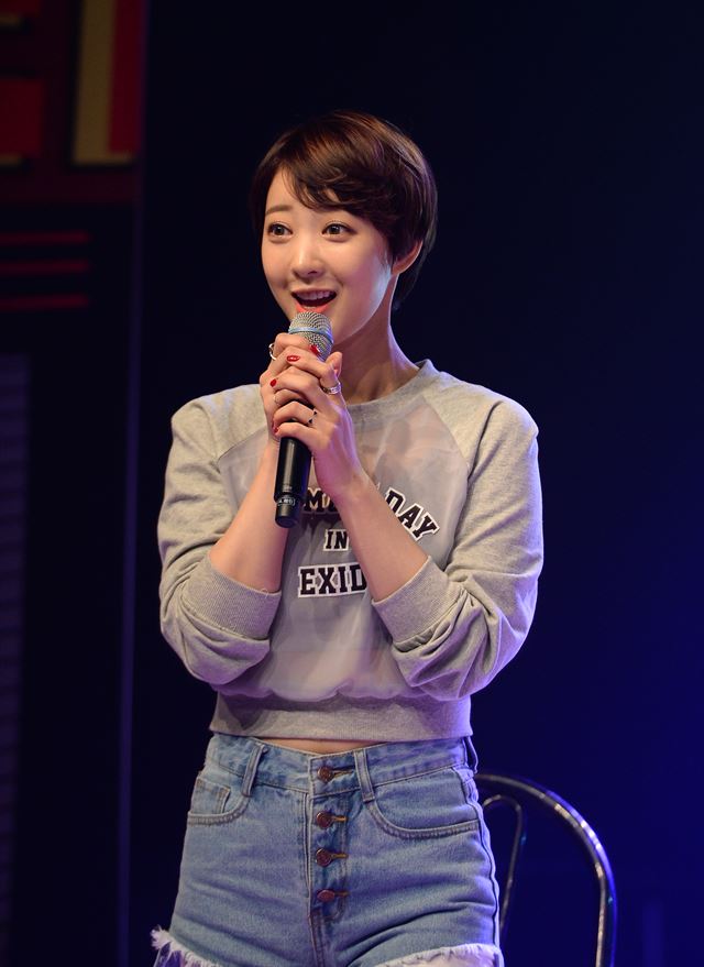 EXID 첫 정규앨범 'street'으로 돌아오다 | 한국일보