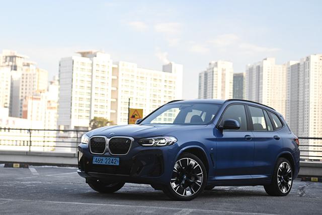 [시승기] 기대 이상의 완성도를 가진 E-SAV – BMW iX3 M 스포츠 패키지