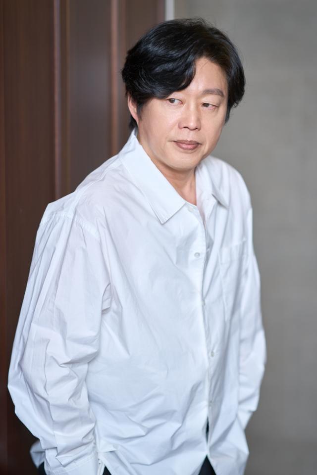 From healing hands to heroic team-ups: Actor Kim Hee-won stars in comic ...